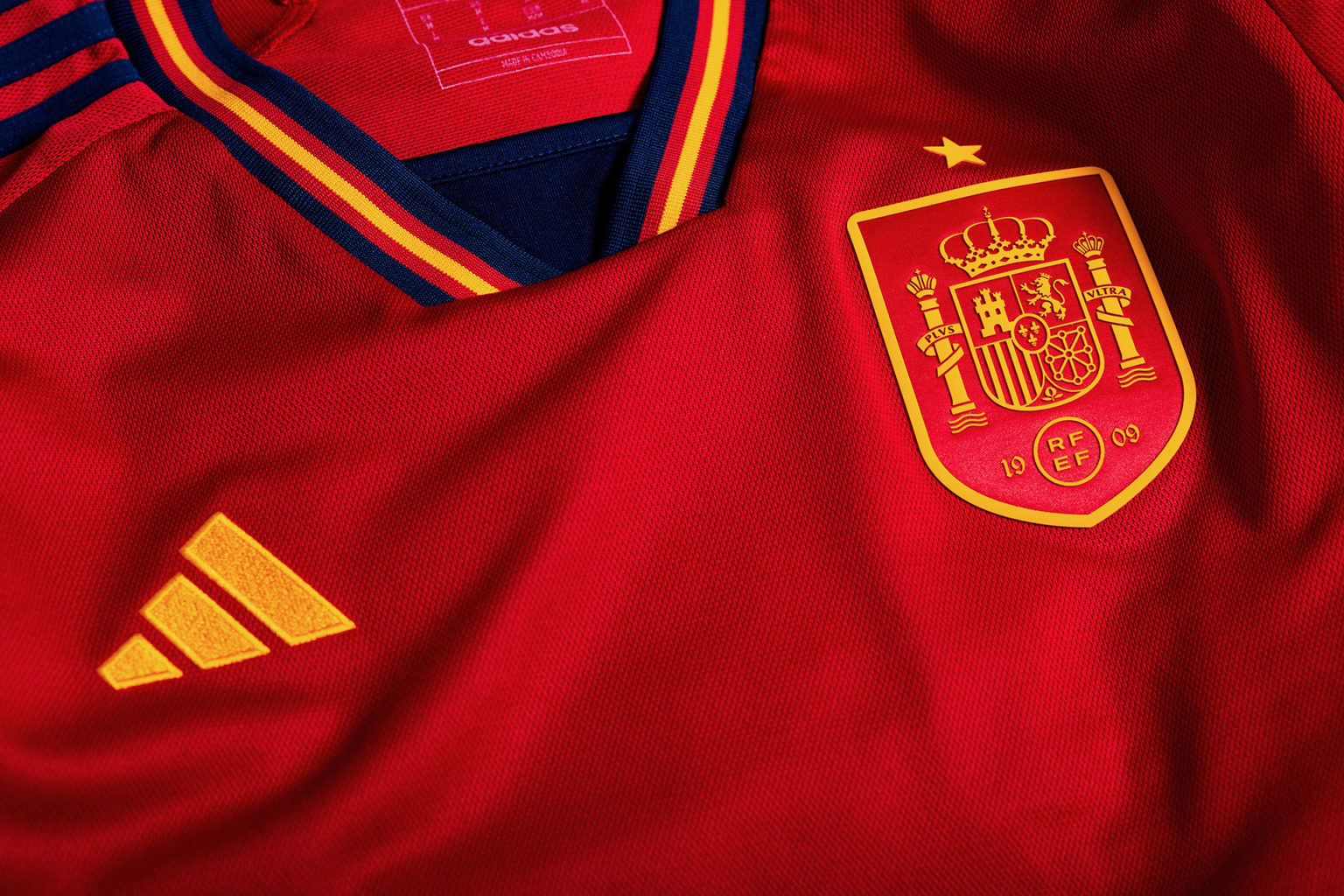 Selección Española de Fútbol Crest and Visual Identity — multipleStudio